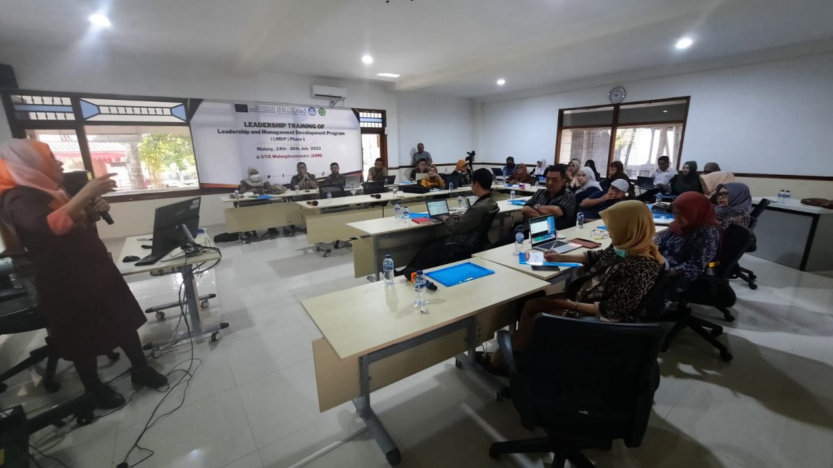 Leadership Training of Leadership Management Development Program Phase ...